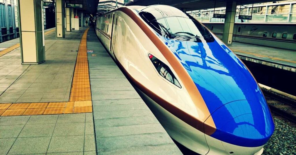 Novo trem-bala chinês entra na reta final de testes